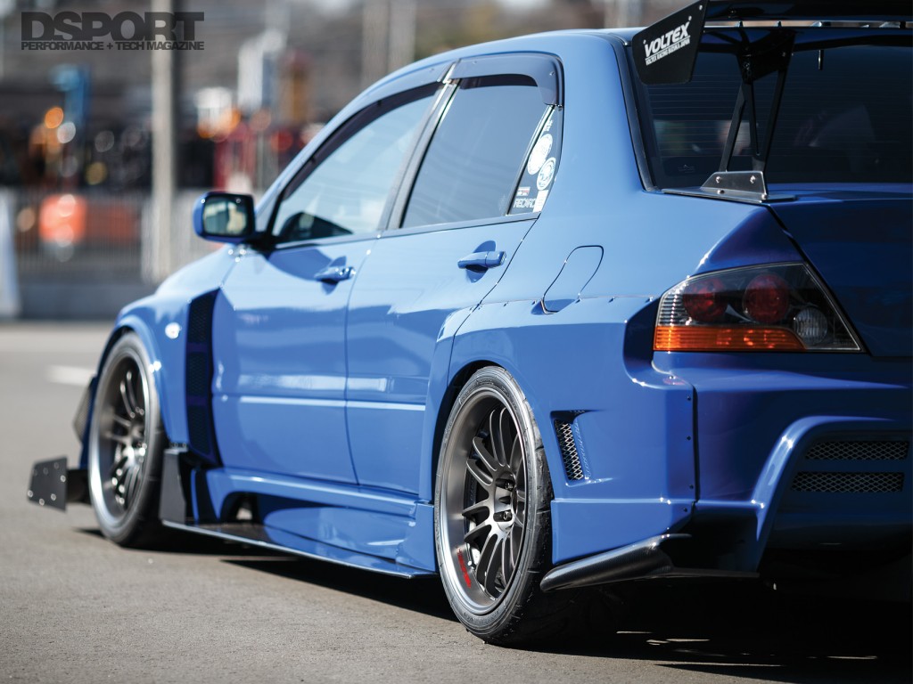 This EVO VII Attacks Fuji Speedway, Then Picks up Dinner
