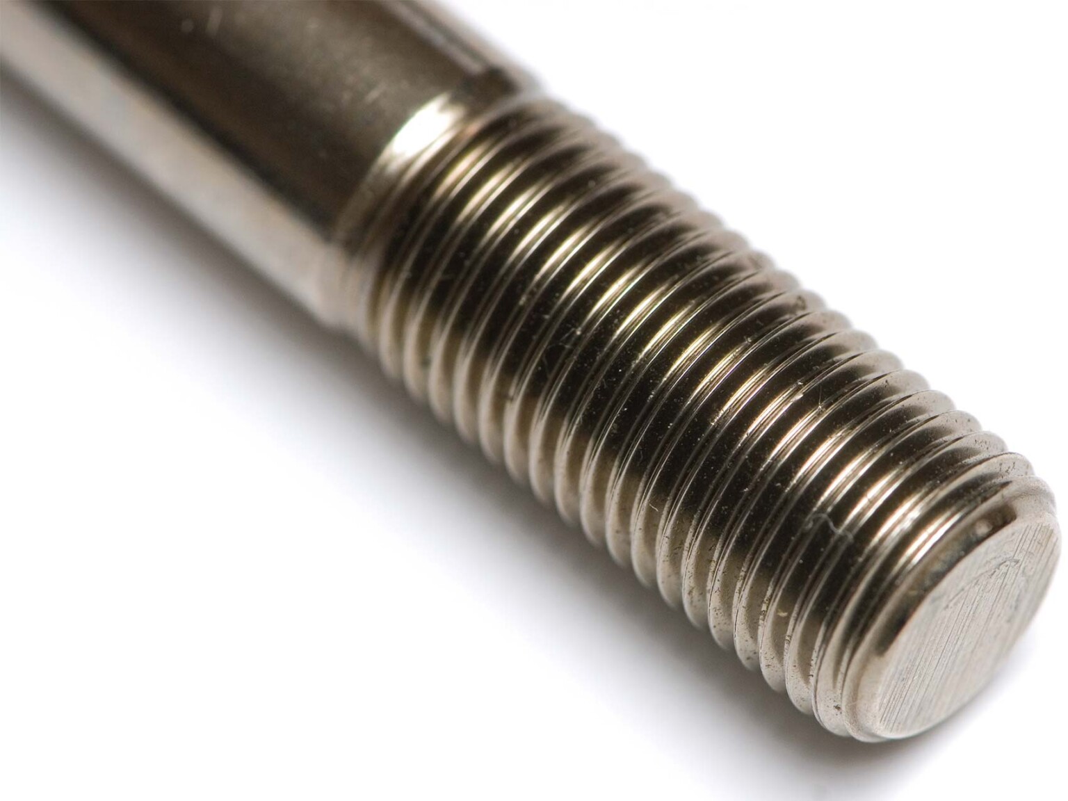 Engine Tech | Choosing the Right Head Studs - DSPORT Magazine