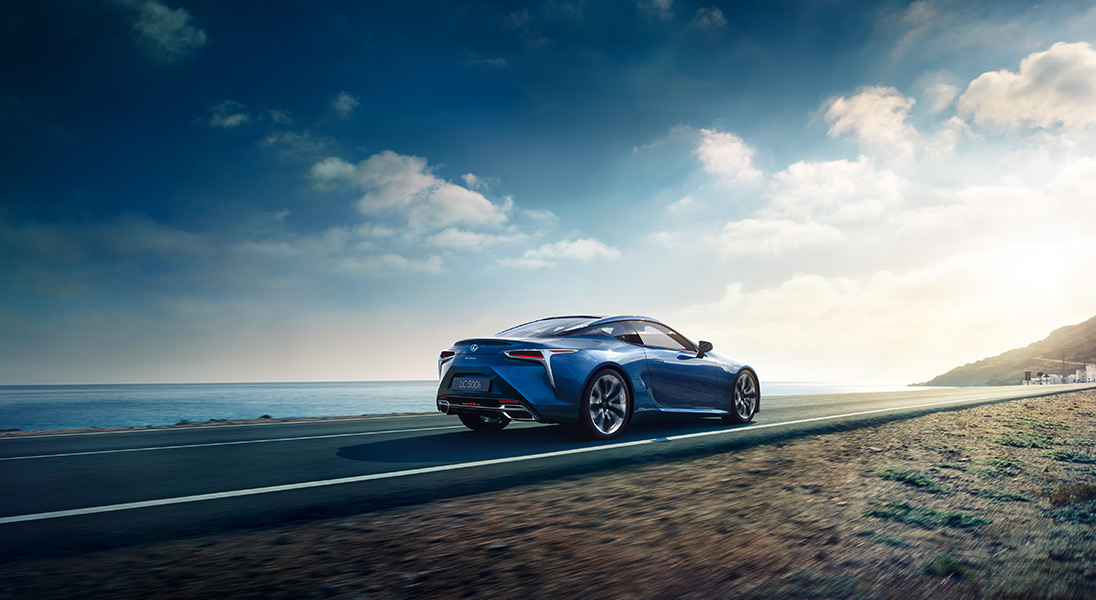 Lexus Debuts LC 500h with Hybrid Powertrain